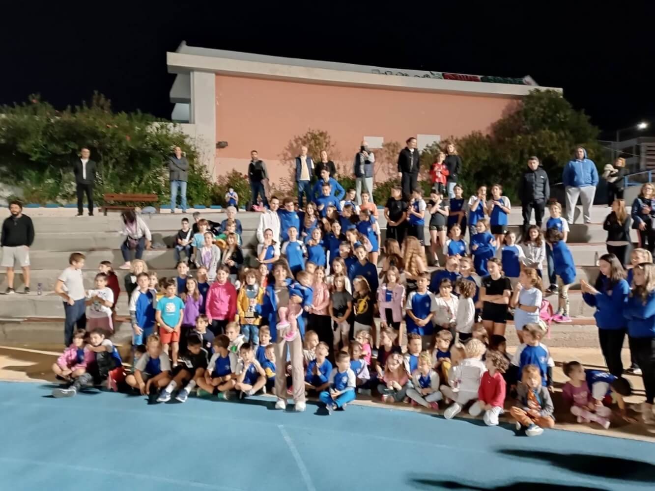 ΓΚΛΟΡΙΑ ΠΡΙΒΙΛΕΤΖΙΟ: ΕΚΠΛΗΞΗ ΣΤΗΝ ΠΡΟΠΟΝΗΣΗ ΤΗΣ ΑΚΑΔΗΜΙΑΣ ΤΟΥ ΣΥΛΛΟΓΟΥ ...